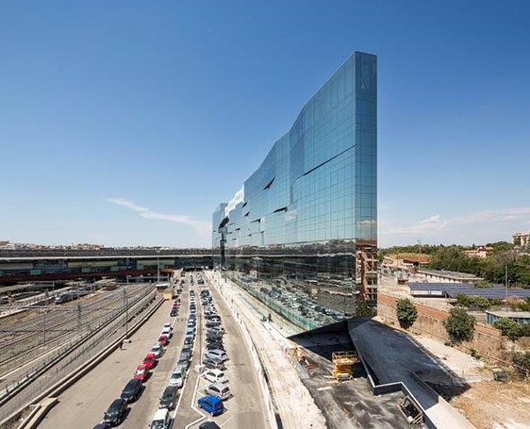 Vidrio de control solar en la sede de BNL-BNP Paribas de Roma • CONSTRUIBLE