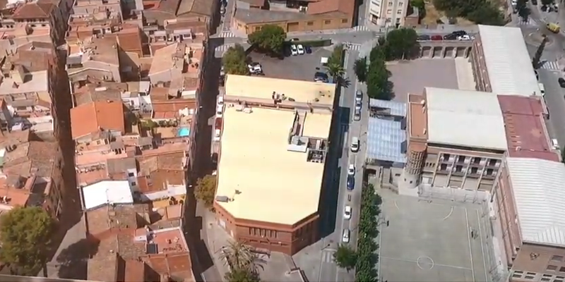 RENOLIT ALKORPLAN Smart en la fábrica de chocolate Simon Coll • CONSTRUIBLE