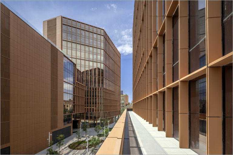 El Grupo AGC diseña a medida el vidrio de control solar del edificio inteligente Smart 22 en el ...