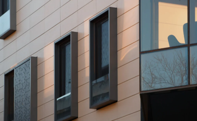 Las soluciones constructivas de cerámica extrusionada de Gresmanc Group se mostrarán en Rebuild ...